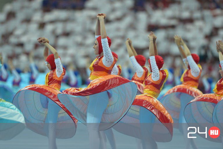 Magyarok nyitották meg a labdarúgó-Eb-t | 24.hu