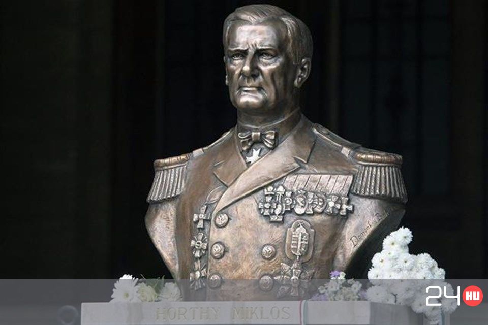 Rogán: Horthynak nem jár szobor | 24.hu
