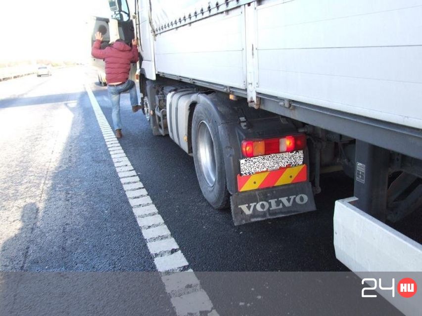 Részeg kamionos cikázott az M7-esen | 24.hu