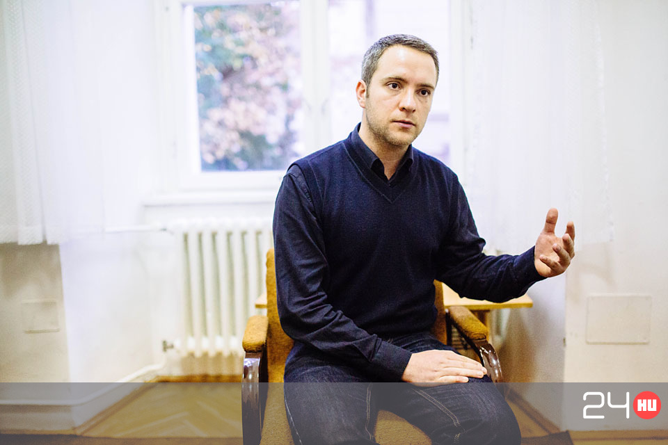 Ma még tüntetnek, holnap a Parlamentben ülhetnek | 24.hu