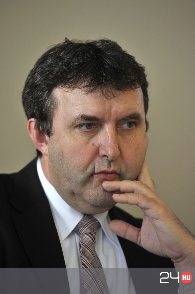 Palkovics: Még nem hátrált meg a kormány az oktatási reformmal | 24.hu