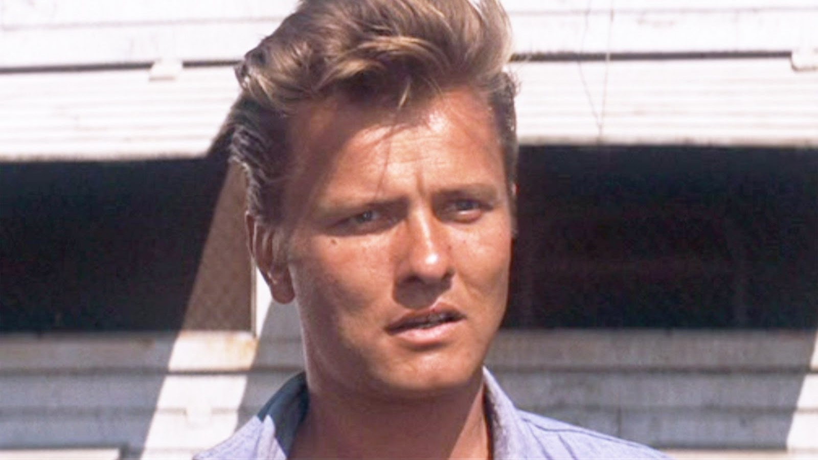 Meghalt Richard Davalos | 24.hu