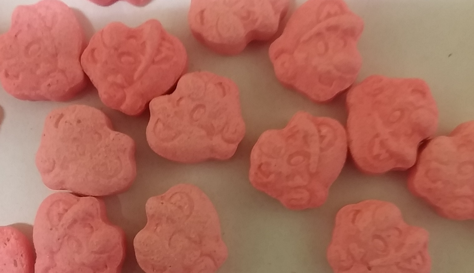 Sziget – Kétszáz Super Marios tabletta, bilincsben elvitt emberek és ...