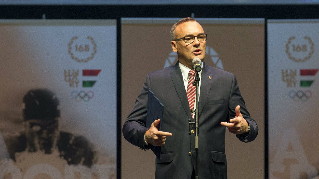 Borkai Zsolt: A Momentum Franciaország és az USA mellé állt | 24.hu