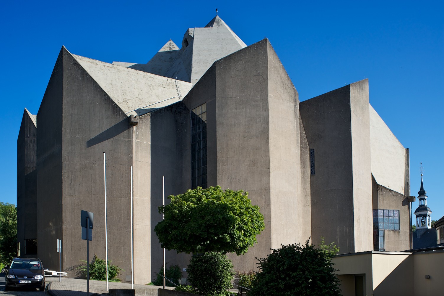 Ez a modern templom akár egy hatvanas évekbeli sci-fi díszlete is ...