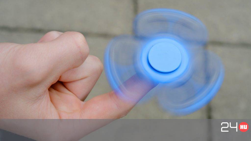 Itt a világ első telefonja, ami egyben fidget spinner is | 24.hu