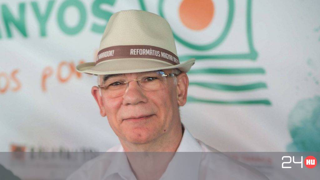 Balog: nem véletlenül kezdődik az alkotmány Istennel | 24.hu