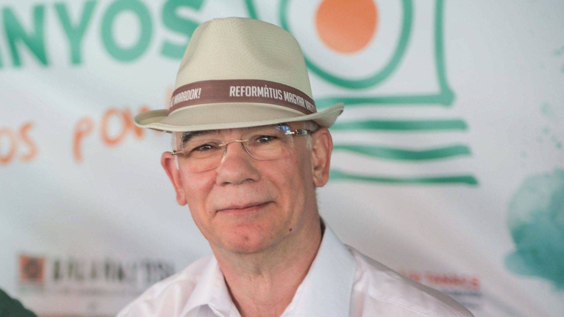 Balog: nem véletlenül kezdődik az alkotmány Istennel | 24.hu