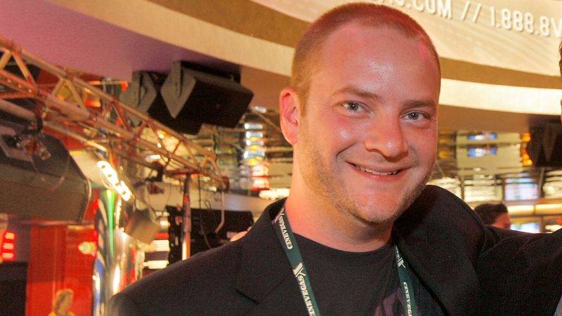 evan helmuth | 24.hu