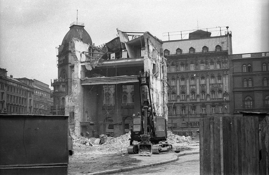 Ismeretlen Budapest: A Blaha Lujza tér fölé emelkedő rejtélyes torony ...