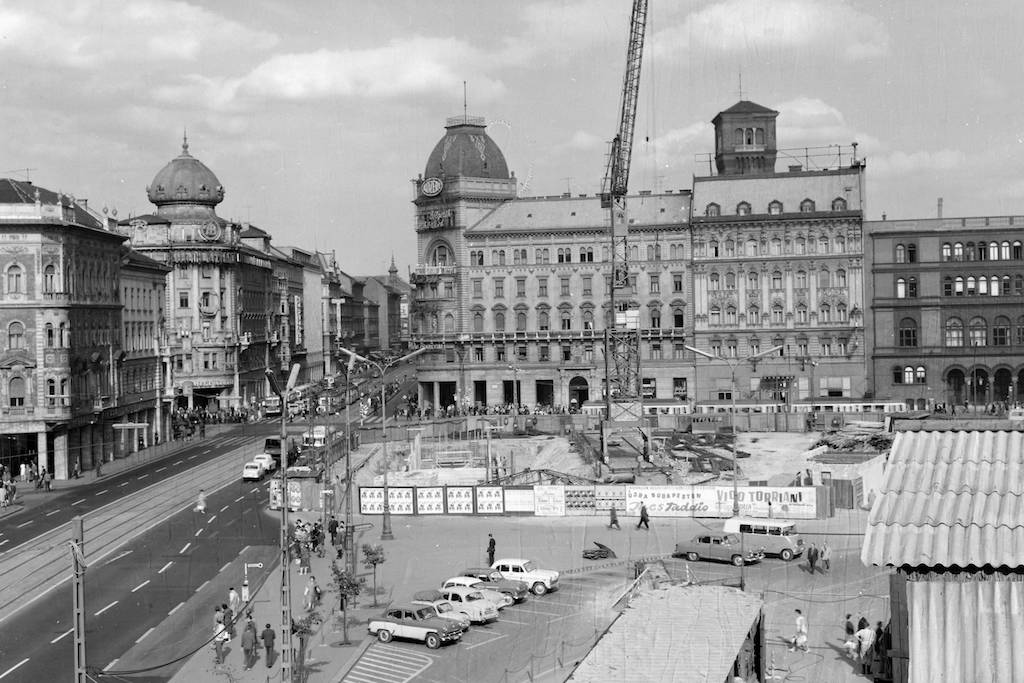 Ismeretlen Budapest: A Blaha Lujza tér fölé emelkedő rejtélyes torony ...