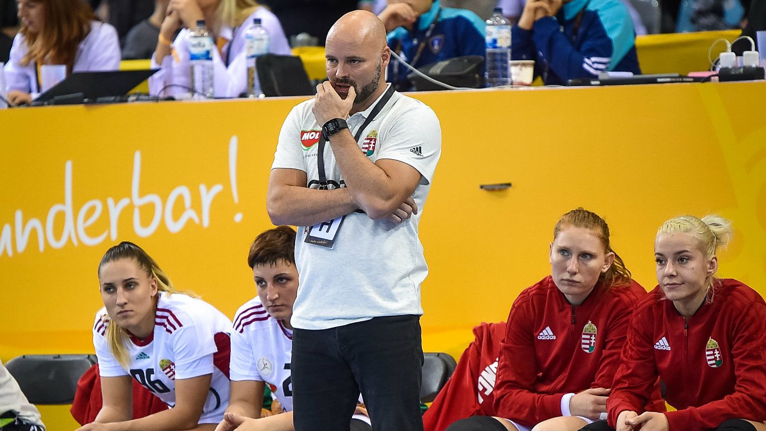 Kim Rasmussen figyelmét sem kerülték el a brillírozó juniorok | 24.hu