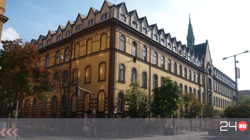 Hangyák lepték el a Budai Irgalmasrendi Kórház várótermét | 24.hu Hangyák lepték el a Budai Irgalmasrendi Kórház várótermét | 24.hu