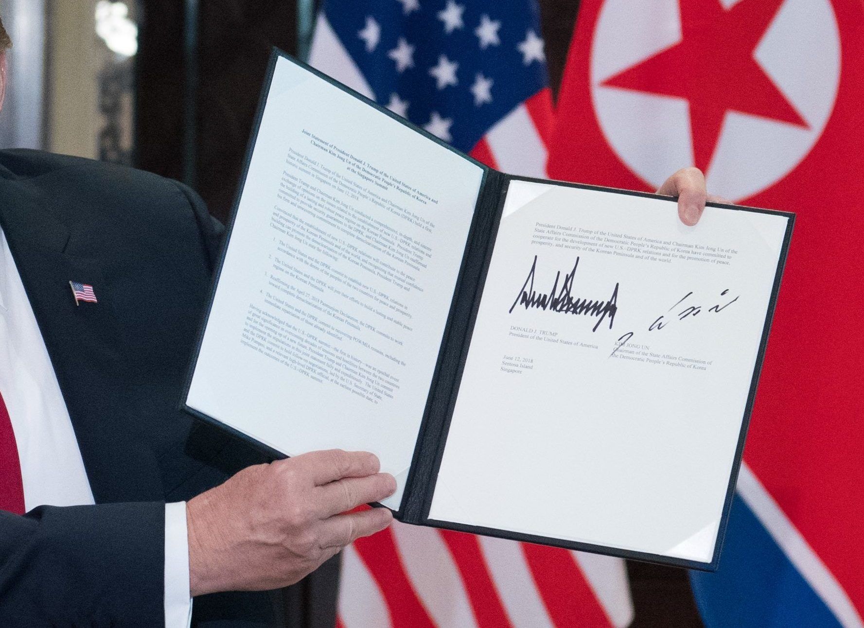 Kim Dzsongun aláírása még Trumpénál is furcsább | 24.hu