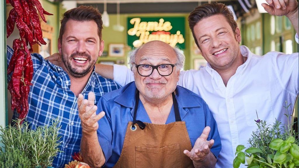 Váratlan találkozások: Danny DeVito és Jamie Oliver | 24.hu