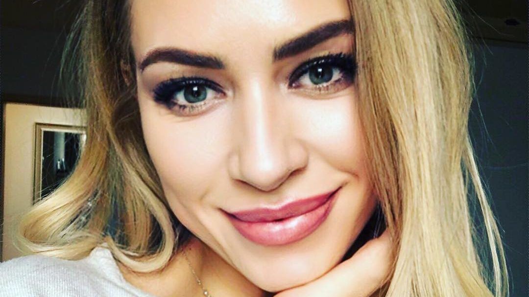 Ma is kaptunk egy meztelen fotót Hargitai Beáról | 24.hu