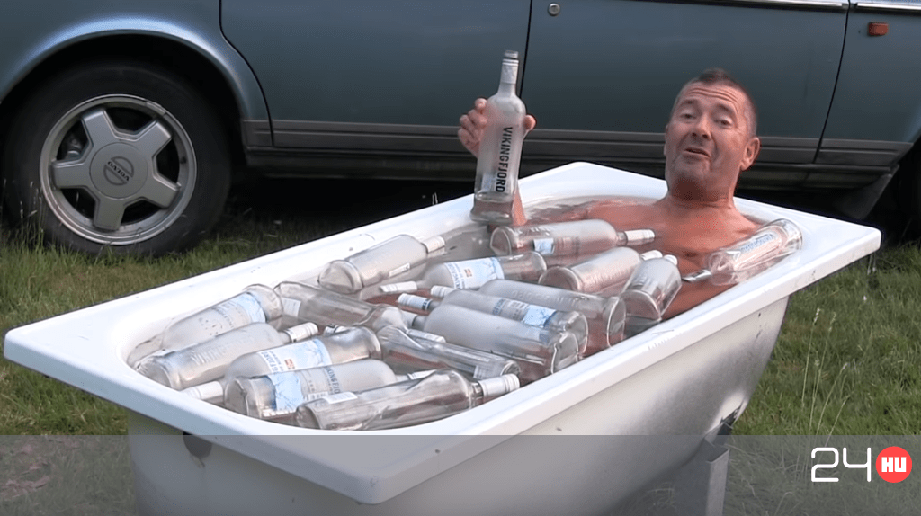 Ő a világ legboldogabb embere és végül ebbe fog belehalni | 24.hu