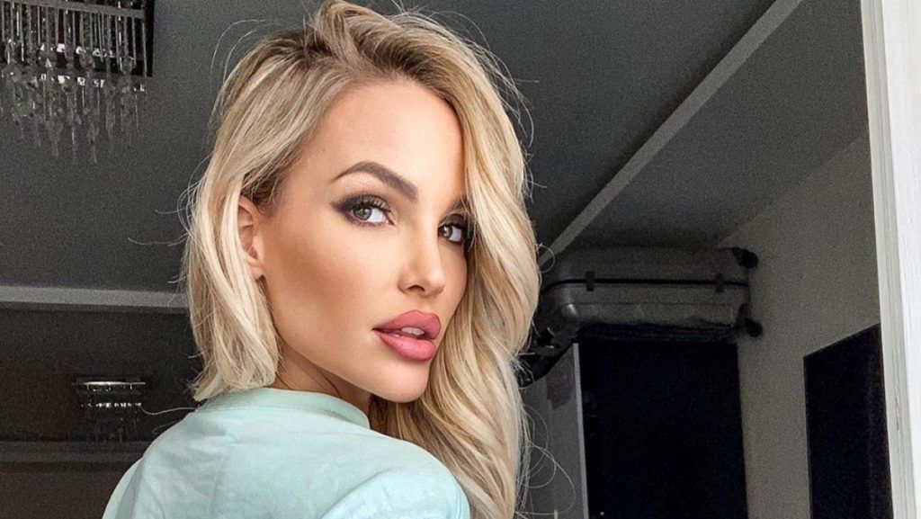 Zimány Linda azt kérdezi, hogy elölről vagy hátulról néz ki jobban ...