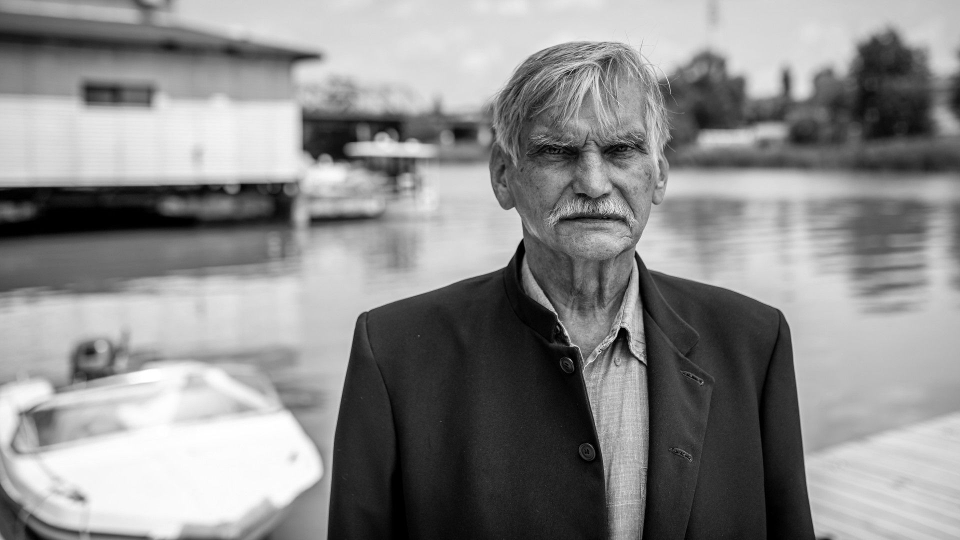 Megrongálták Wichmann Tamás sírját | 24.hu