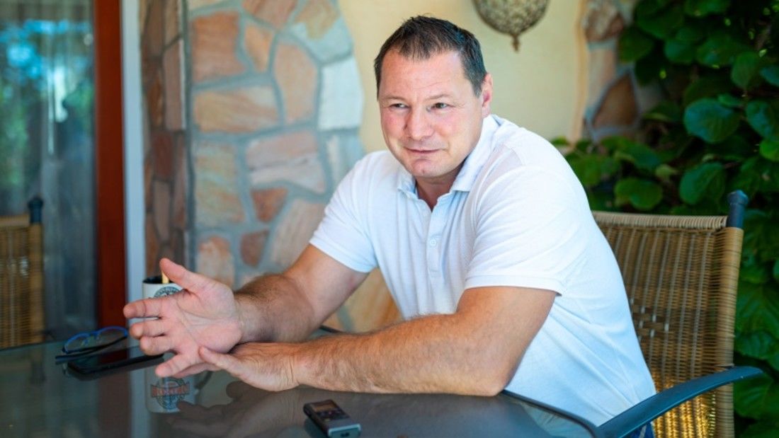 Erdei Zsolt: Nem tudok íróasztal mögött ücsörögni | 24.hu