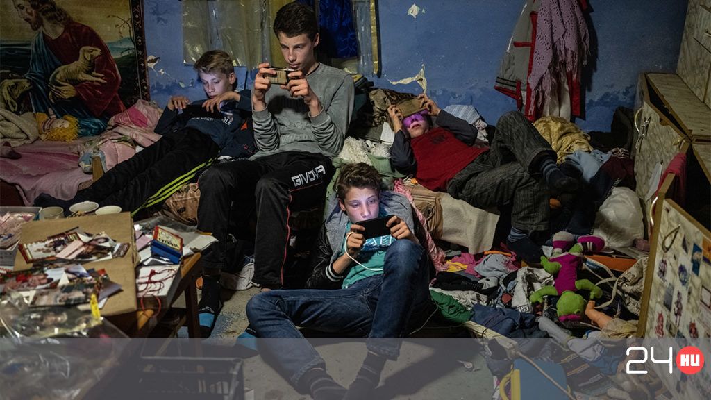 A Hableány katasztrófája és egy mélyszegénységben élő család életképe ...