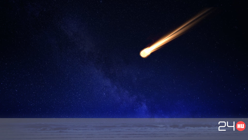 Videón, ahogy darabjaira hullik egy meteor | 24.hu