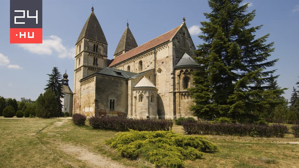 Csontvázra bukkantak a jáki templomban | 24.hu