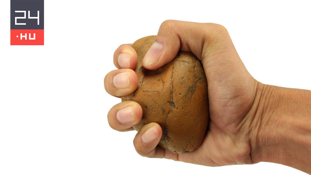 Kővel dobálta meg az építőmunkásokat egy dühös sofőr | 24.hu