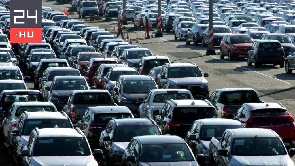 Váratlanul nagyot fékezett a használtautó-piac | 24.hu