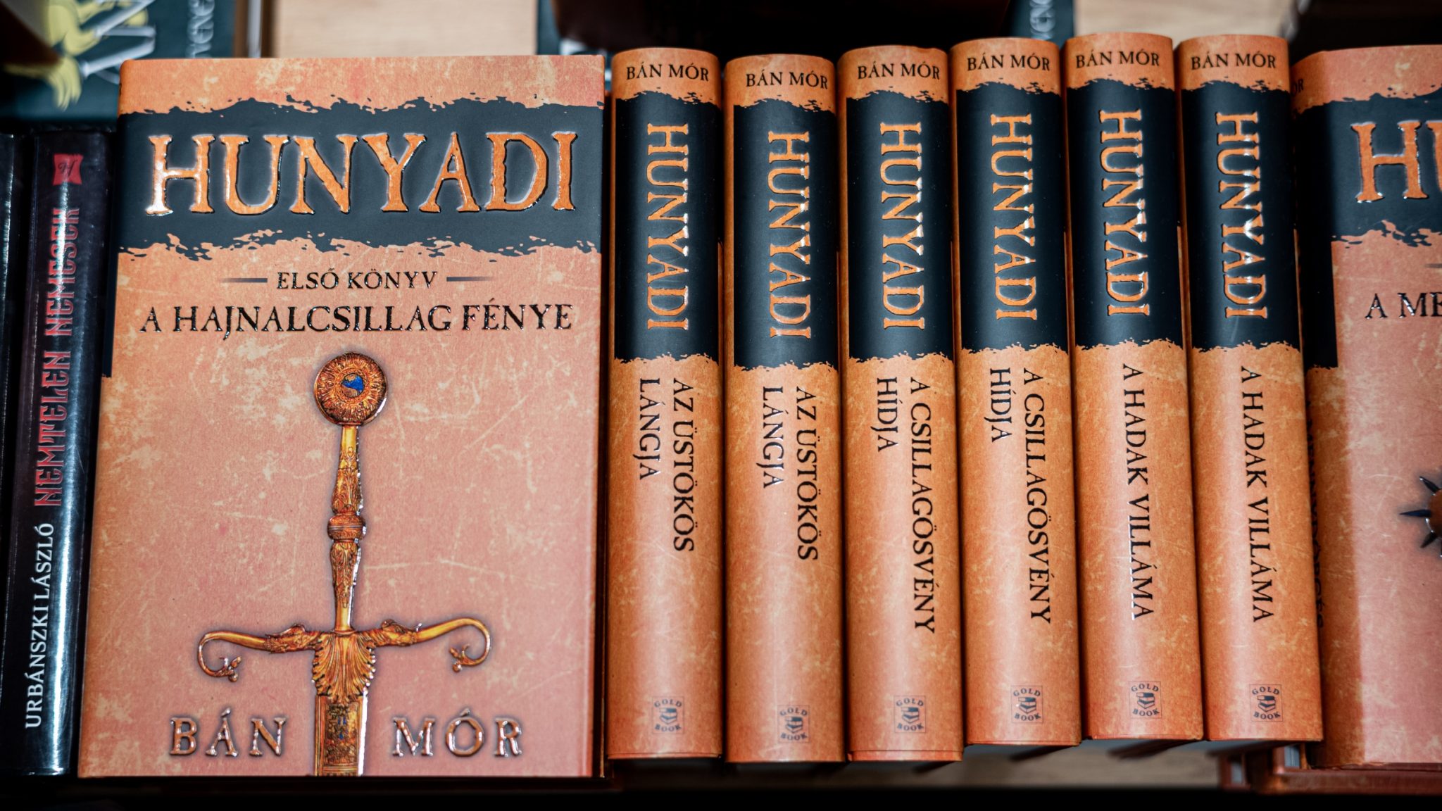 hunyadi sorozat | 24.hu