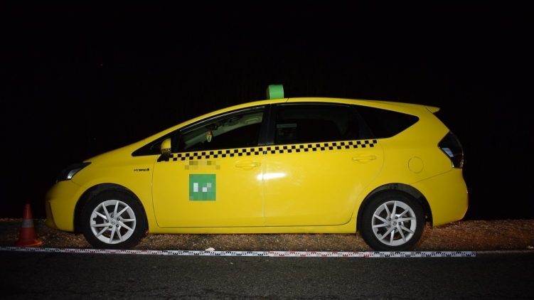 Embercsempész lett a magyar taxis | 24.hu