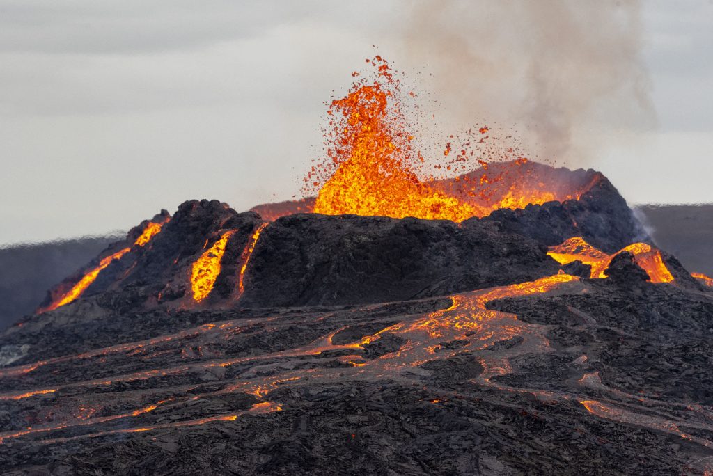 Felébredtek a világ vulkánjai | 24.hu