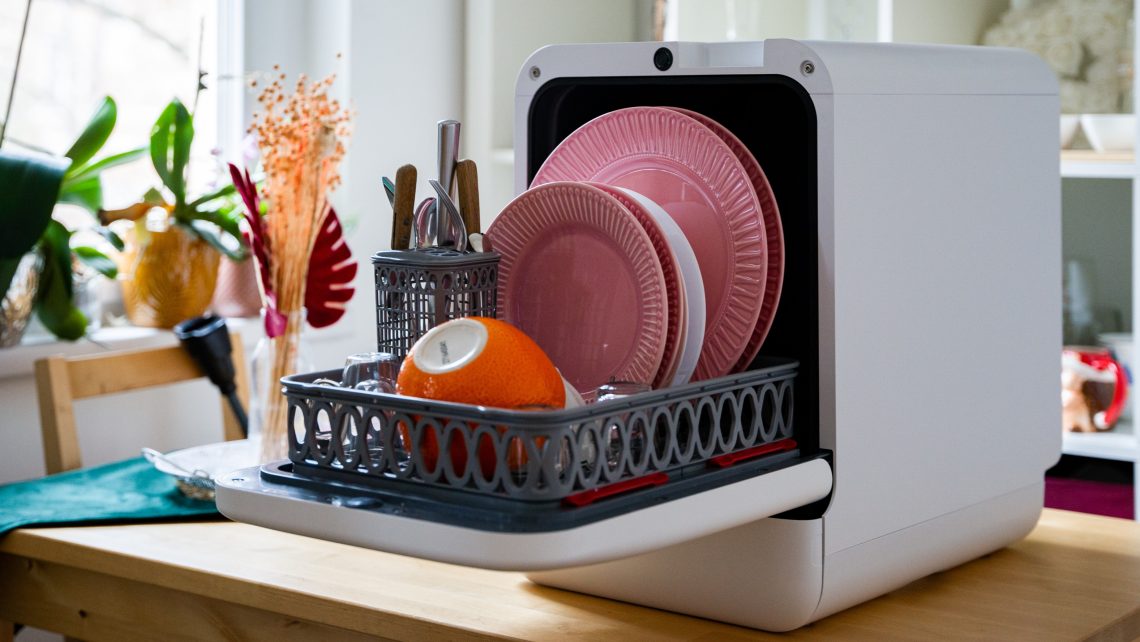 Még a bolygót is próbálja megmenteni a világ legkisebb mosogatógépe | 24.hu