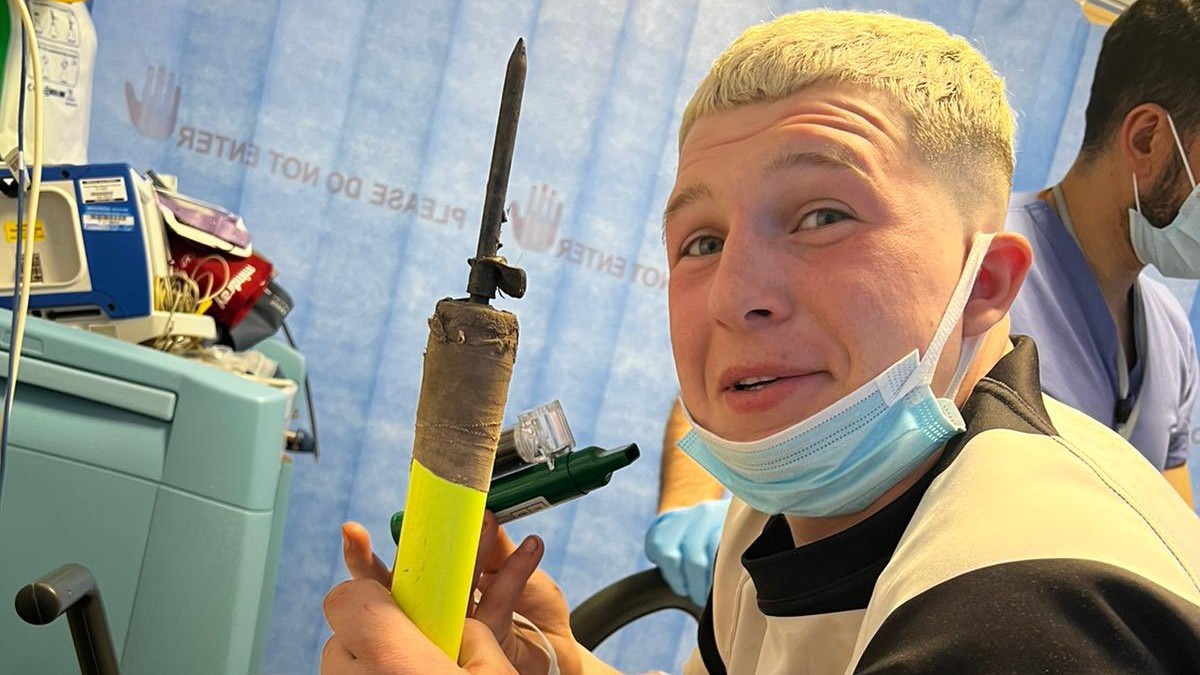 A rögbis azt hitte, meghúzódott, aztán kiderült, hogy a szögletzászló ...