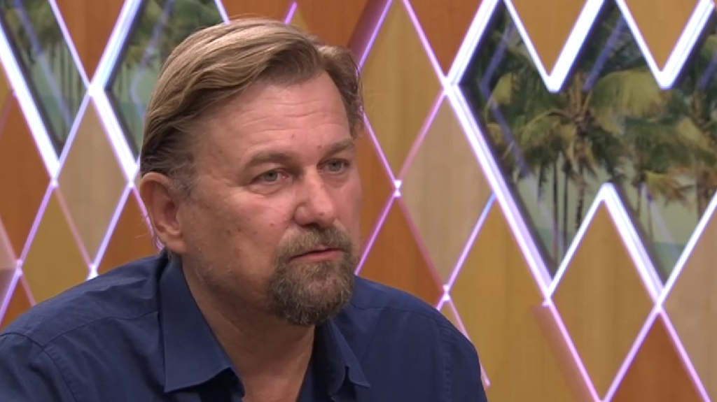 Anger Zsolt vajas kenyeret készít az első főzős videójában | 24.hu