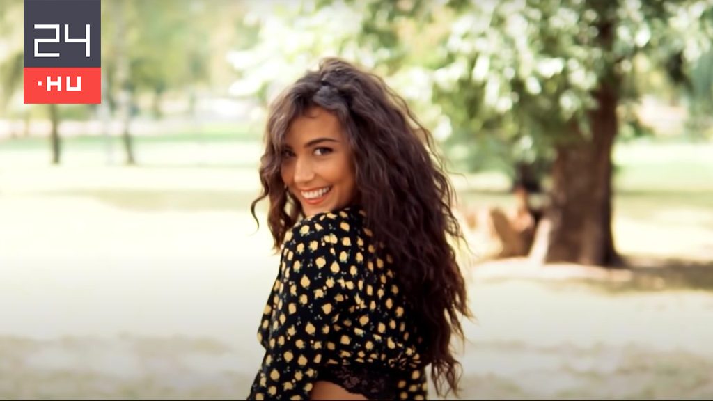 Tóth Andi megszenvedett legújabb bikinis fotójáért | 24.hu