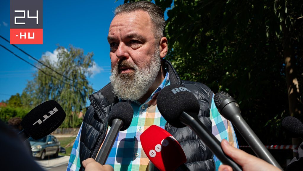 L. Simon László: A mai fiatalok megszokták, hogy rövidnadrágban és ...