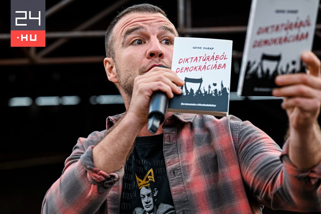 Molnár Áron az első felszólaló | 24.hu