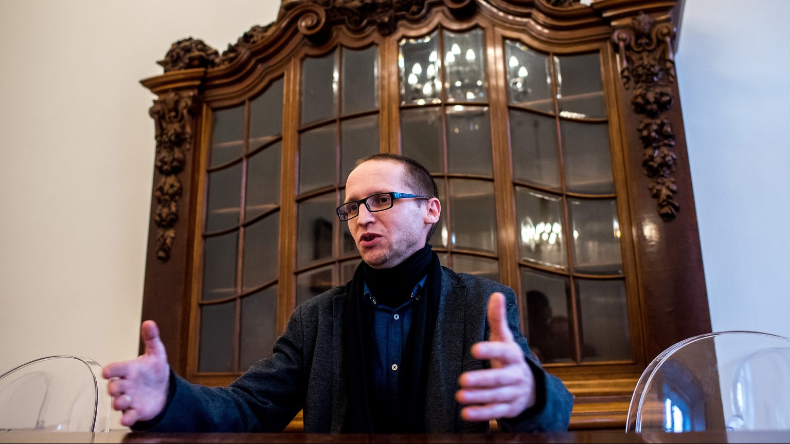 Demeter Szilárd: Kulturális intézmény, színház és filharmonikus zenekar ...