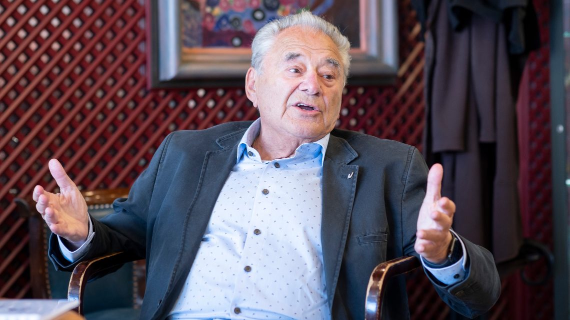 Szinetár Miklós: A propaganda goebbelsi, a morál hiánycikk, anyanyelvi ...