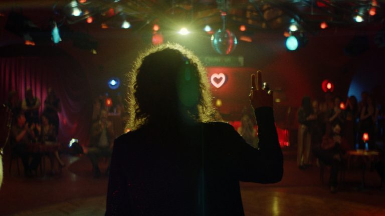 Megkönnyezte a Jimmy-sorozat első részét Zámbó legkisebb fia | 24.hu