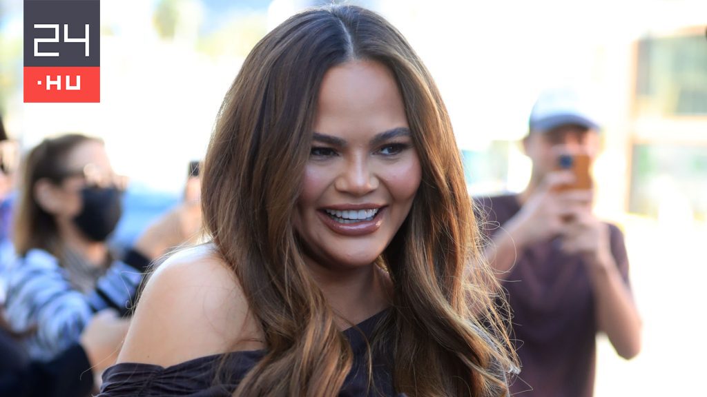 Chrissy Teigen úgy érzi, mintha egy örökkévalóság óta terhes lenne | 24.hu