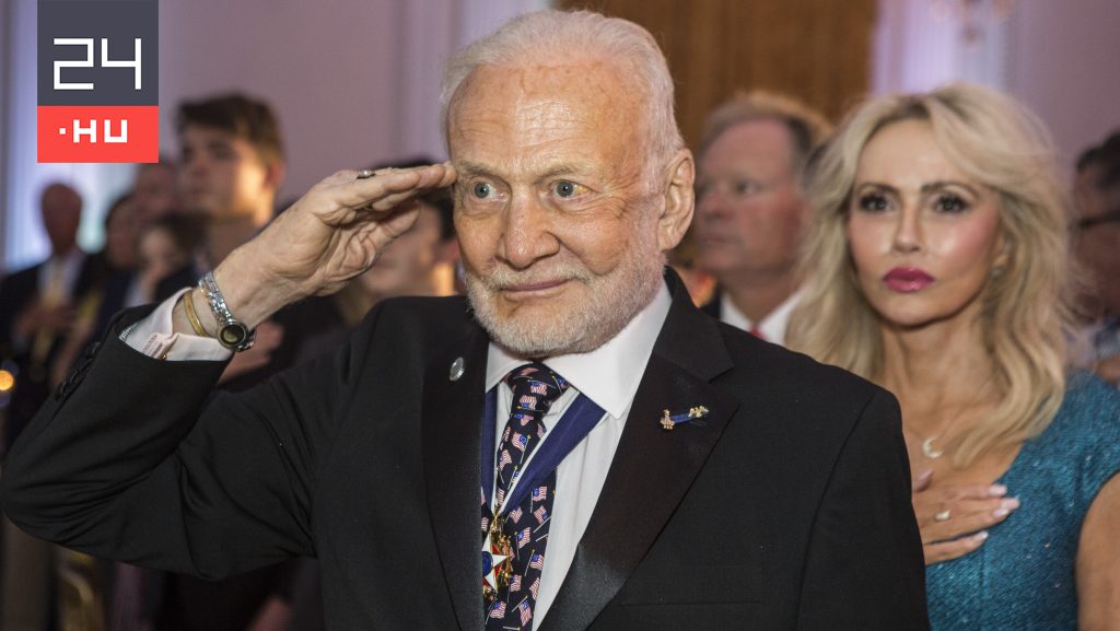 Buzz Aldrin a 93. születésnapján megnősült | 24.hu