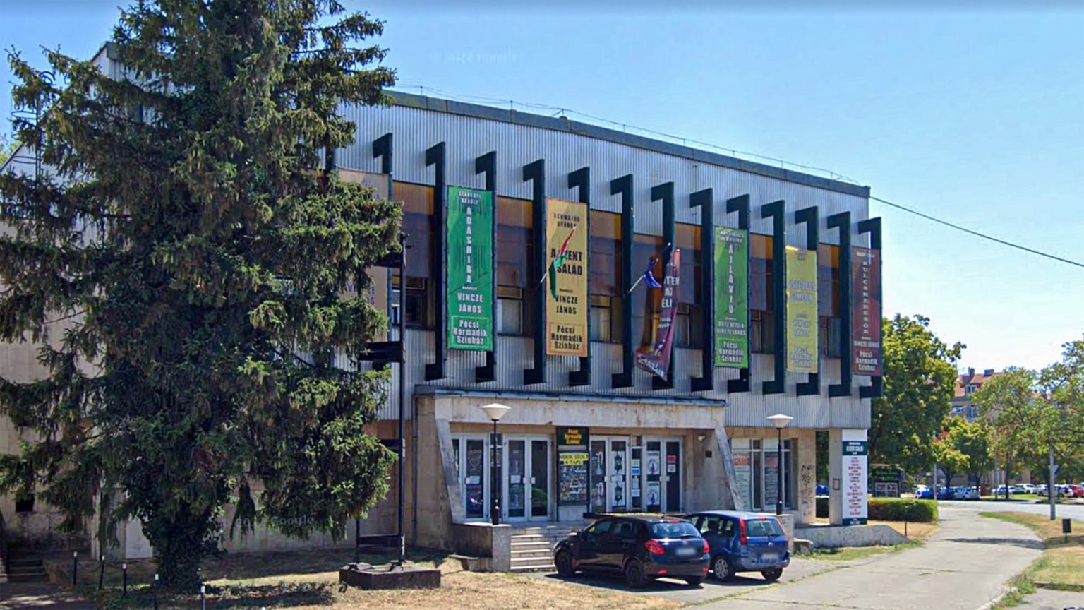 pécsi harmadik színház | 24.hu