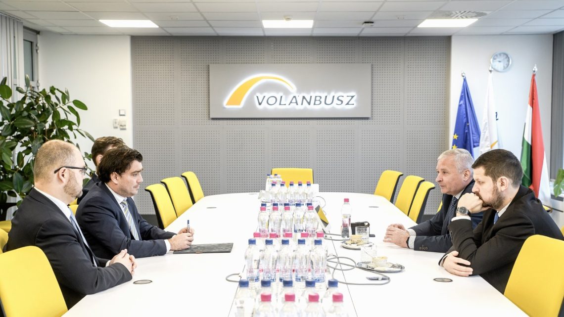 A Volánbusz megállapodott a szakszervezettel, így elmarad a buszvezetők ...