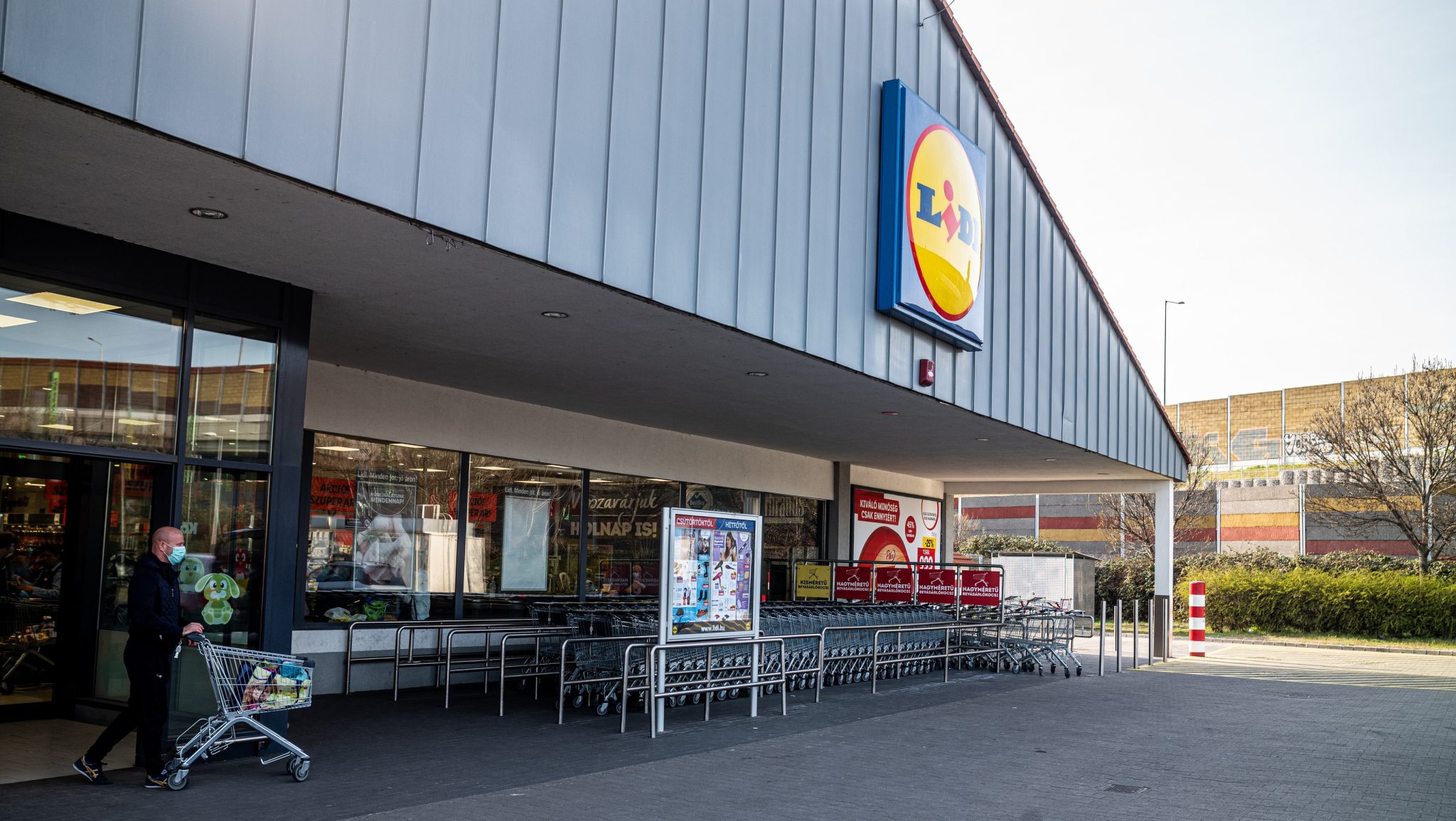 Az Aldi után a Lidl is csökkenti a vajak árát | 24.hu