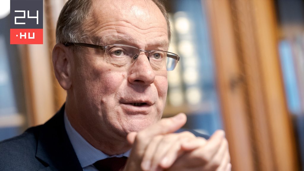 Navracsics Tibor szerint nyárra megérkezhetnek az uniós pénzek | 24.hu Navracsics Tibor szerint nyárra megérkezhetnek az uniós pénzek | 24.hu
