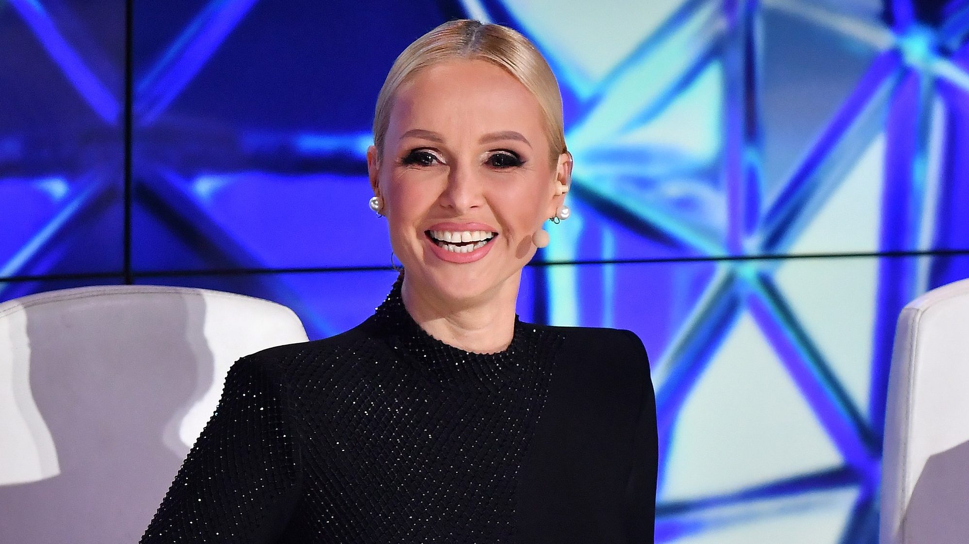 Köllő Babett közösségi oldalas videóinak nagy részét a lánya vágja, amiért fizetést kap | 24.hu