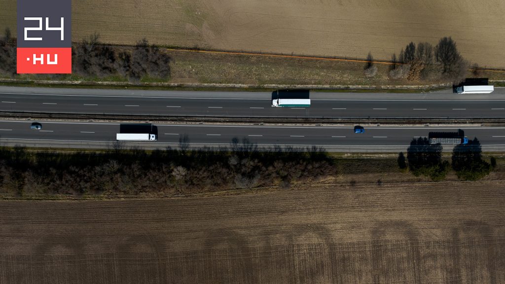 Porátfúvásra figyelmeztetnek az M1-esen és az M3-ason | 24.hu