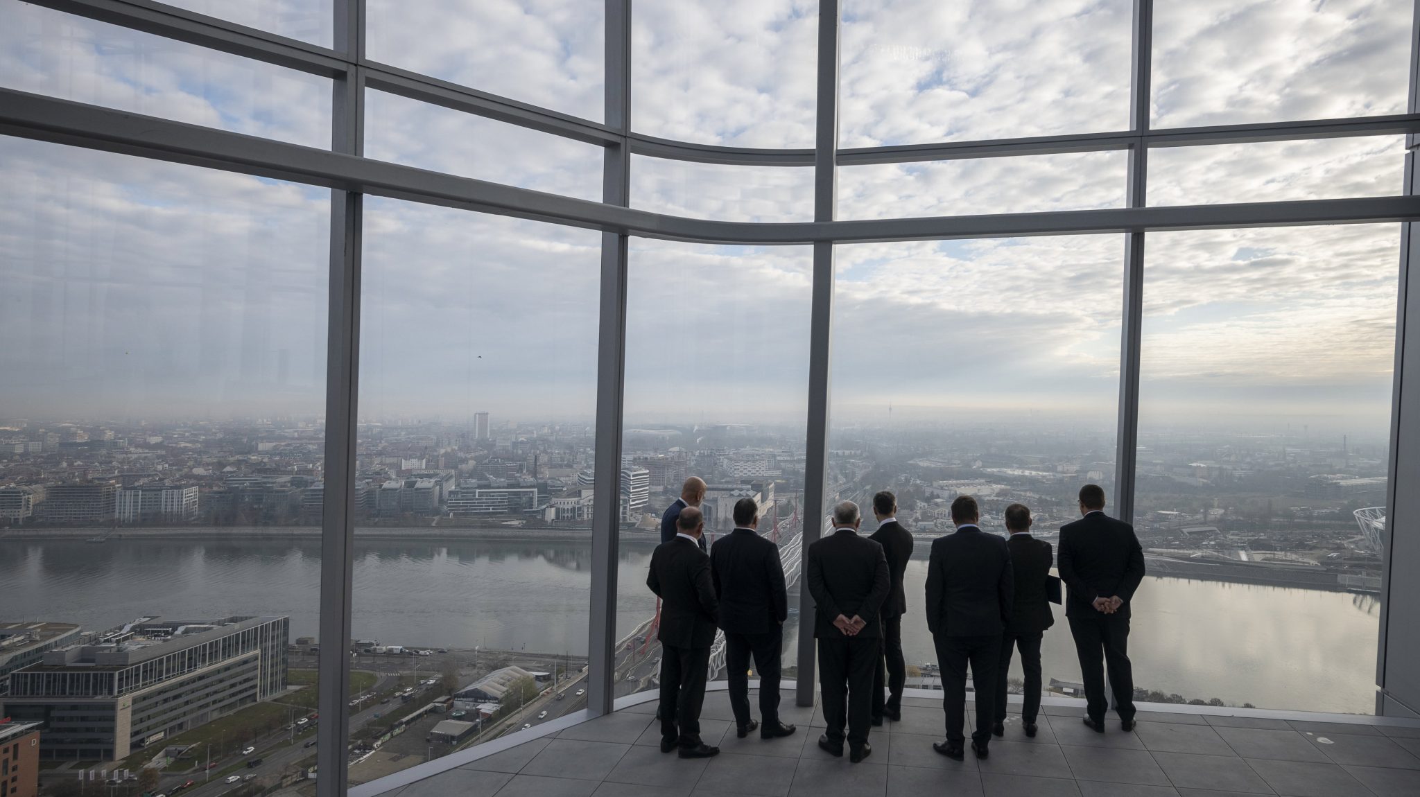 Péntektől látogatható a 120 méteres MOL-torony, közzétették a jegyárat ...